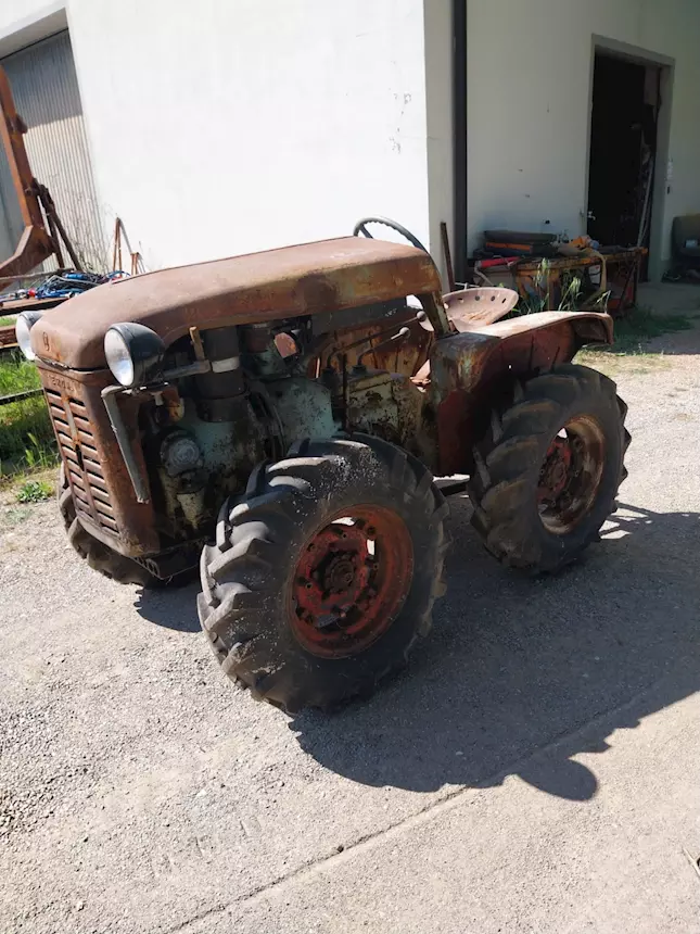 Trattore ERON 4x4-avv.ad inerzia-da restaurare-va in moto Anno 1930 ...