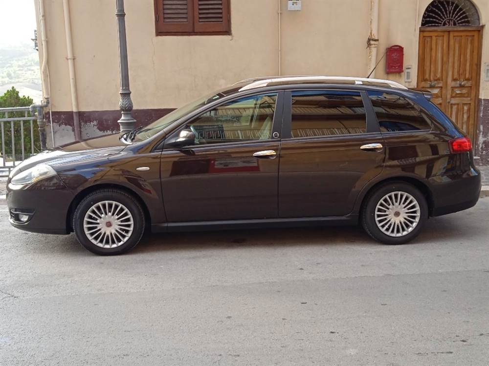 Fiat Modello Croma - Auto da vetrina Anno 2010 Km 195000 Station Wagon ...