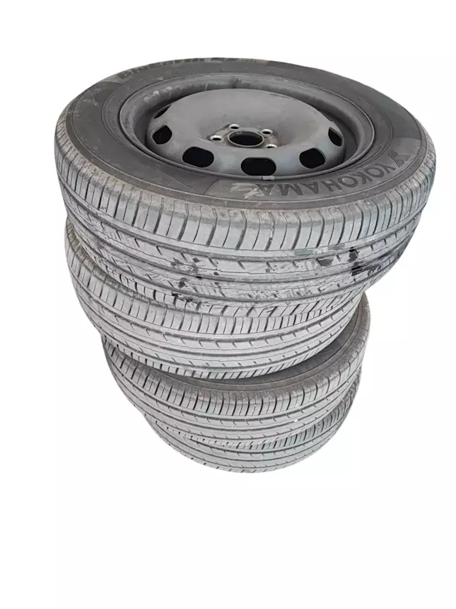 Ruote octavia cerchi in ferro da 15 pollici 5 BULLONI - Napoli