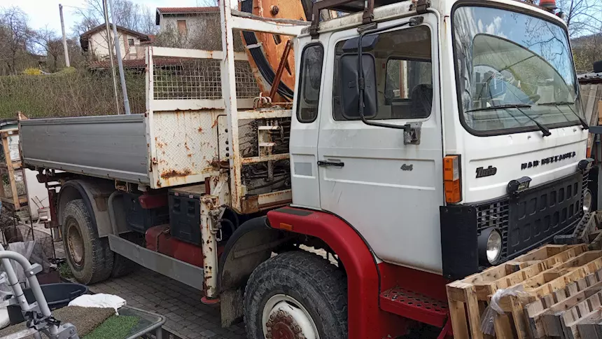 Macchina operatrice Man meccanica 4x4 con gru Cassone Ribaltabile - Torino