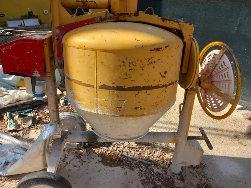 Betoniera monofase 220 volt da 300 l, marca Edil Lame - Macerata