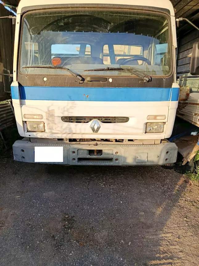 Renault 140 18 con gancio scarrabile Anno 2000 Euro 2 - Palermo