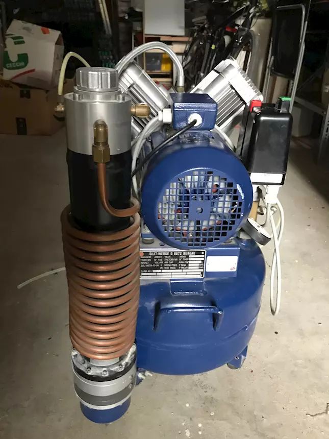 Compressore a pistoni marca Dürr - per studio/laboratorio Fisso a Milano