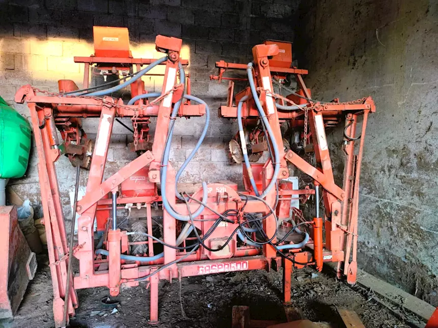 SEMINATRICE MAIS 8 FILE GASPARDO - Attrezzi Agricoli a Mantova