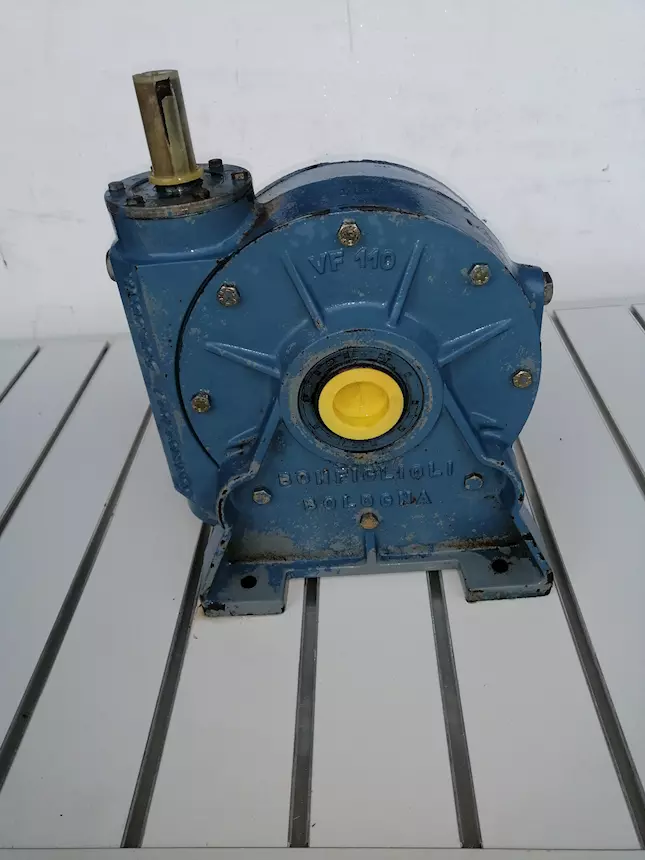 Riduttore Bonfiglioli, mai usato - Macchine Lavorazione Metalli a Roma