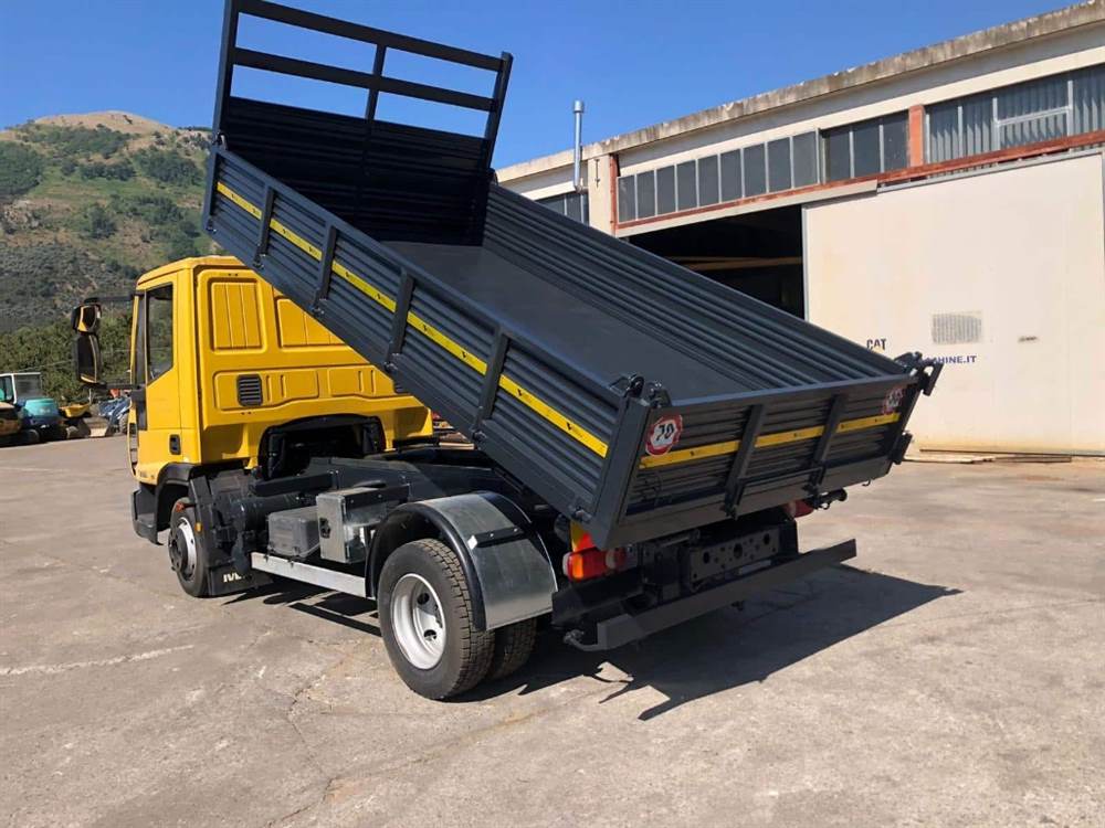 Iveco 75E16 Euro 5 Ribaltabile Km 0, cambio manuale - Salerno