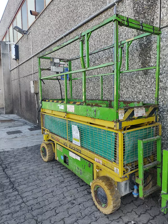 Piattaforma aerea usata Iteco IG8290 anno 2001 - Milano