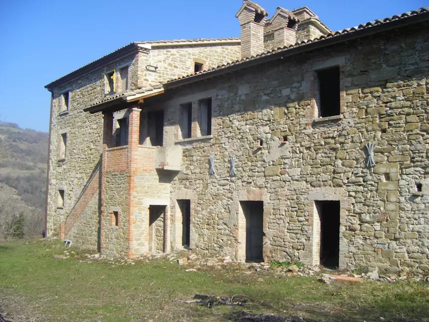 Antivo casale Rustico a Colpalombo di Gubbio, in legno - Perugia