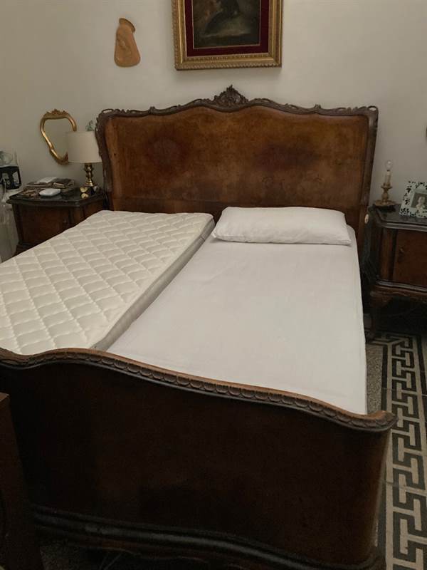 Camera radica 70 anni - Mobili Antichi a Siena | AAAnnunci.it