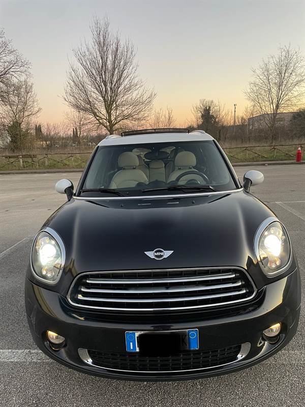 Mini Modello Countryman Cooper D, color panna, full optional - Perugia