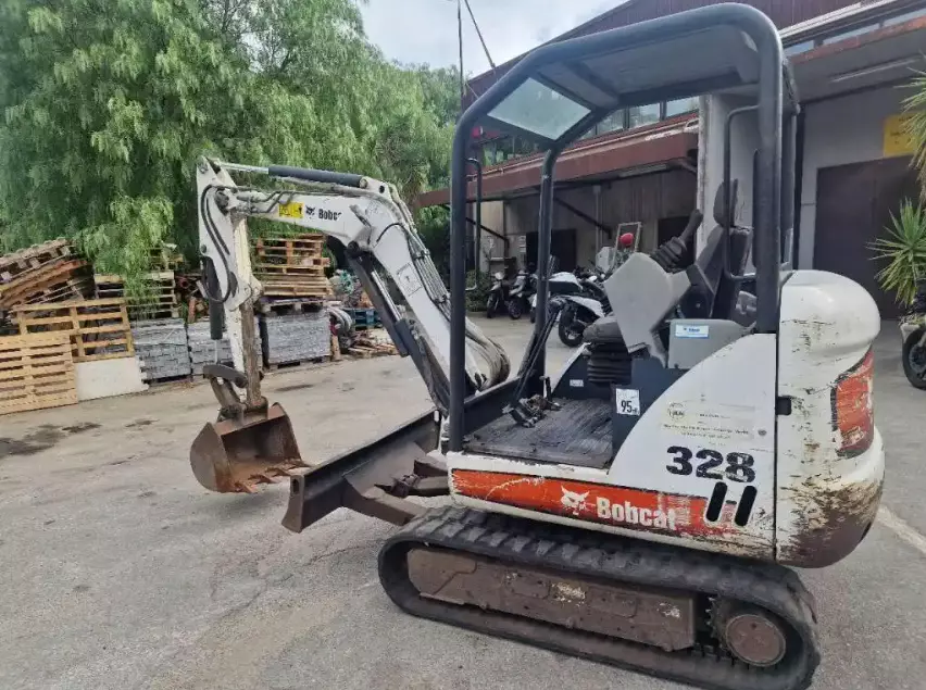 Miniescavatore Bobcat 328G, anno 2006, in buone condizioni - Roma