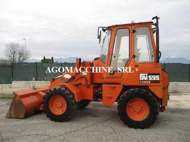 Pala gommata FAI 595 buone condizioni - Macchine Movimento Terra a Brescia