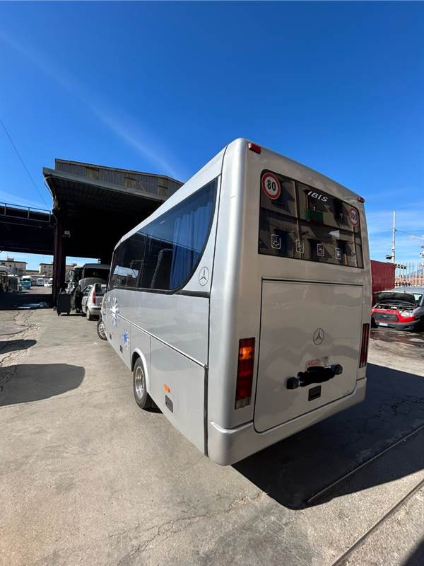 Autobus Marca Mercedes Sprinter Ibis 416 Euro 3 metri 6,890 - Napoli