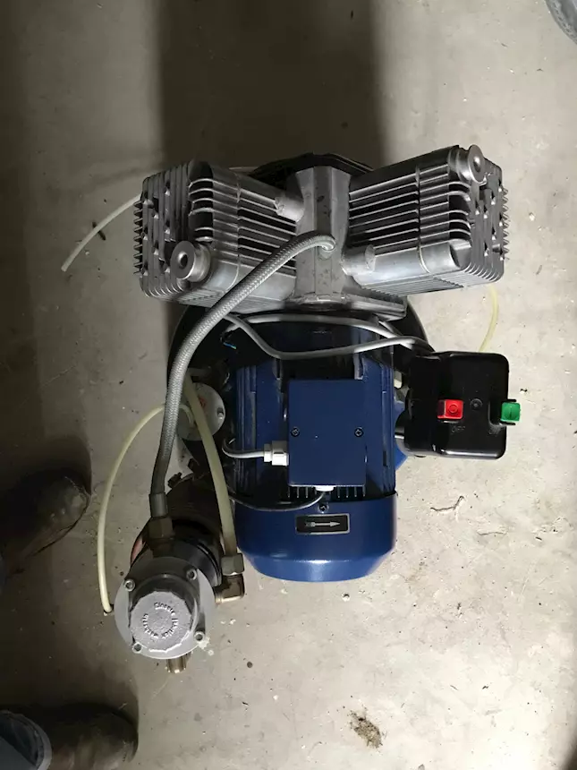 Compressore a pistoni marca Dürr - per studio/laboratorio Fisso a Milano