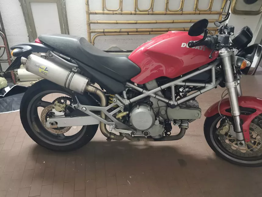 Monster - Vendo tenuta sempre in box usata poco - Genova