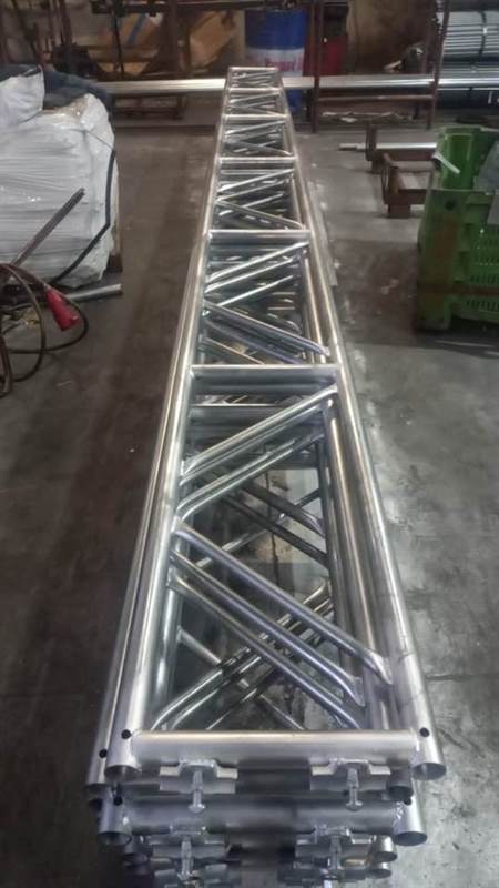 Trave reticolare zincata nuova - Attrezzature edili a Salerno