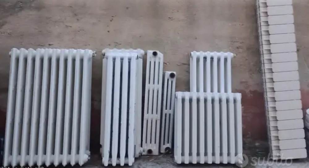 Radiatori in ghisa, in buone condizioni - Caldaie e Stufe a Ancona