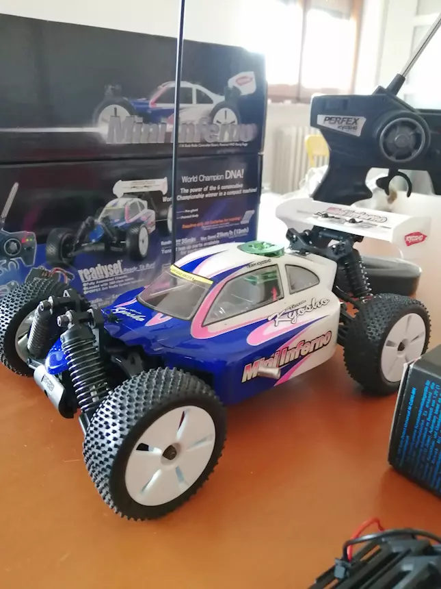 Kyosho Mini Inferno Elettrico 4WD 1:16, come nuova, in ottime ...