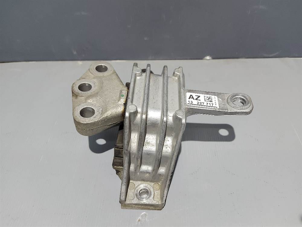 Supporto motore DX Opel Insigna 2.0 CDTi 13227717, in ottime condizioni ...