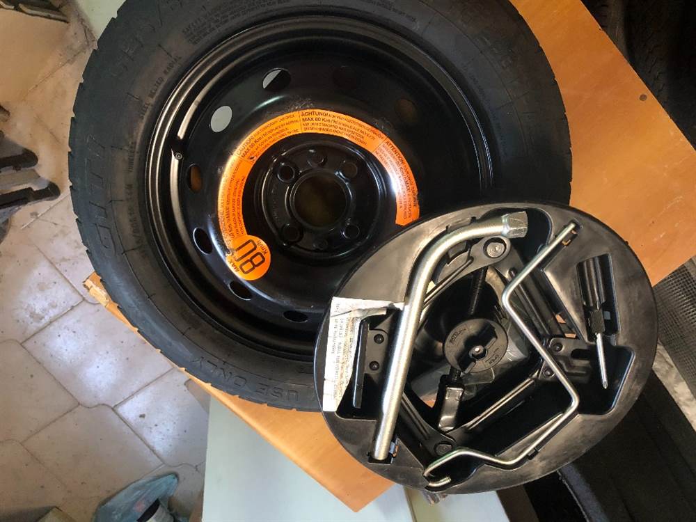 Ruotino Scorta + Attrezzi X New Panda 3 Serie, come nuovo - Avellino