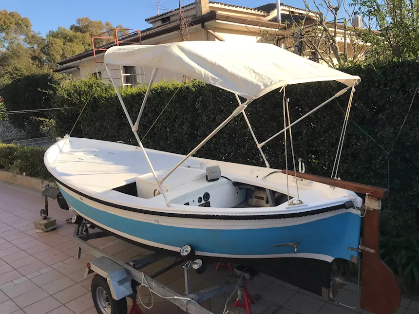 Gozzo 5mt con Carrello (650 kg) - Barche a motore a Latina