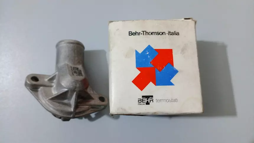 Valvola termostatica raffreddamento motore ALFA 75 - Bari