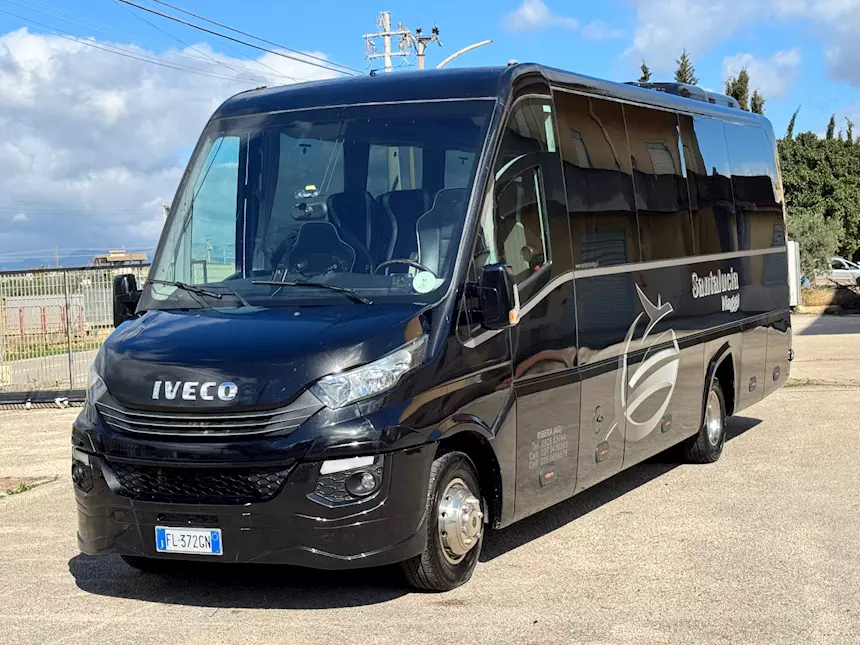 Iveco Daily 30 posti Euro 6 Anno 2017 Km 243000, interni in pelle ...