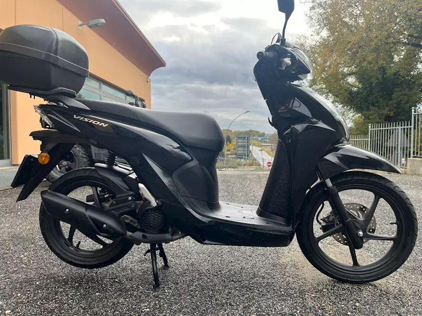 Honda Vision NSC 110 - Scooter 125cc a Terni, Umbria