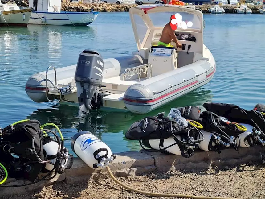 Vendo gommone diving BWA mt 650 larghezza, in ottime condizioni - Lecce