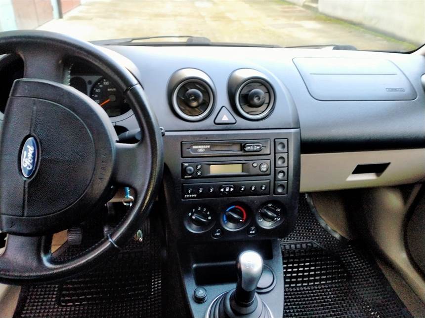 Ford Fiesta Benzina Colore Azzurro Cilindrata 1400, modello ghia - Piacenza