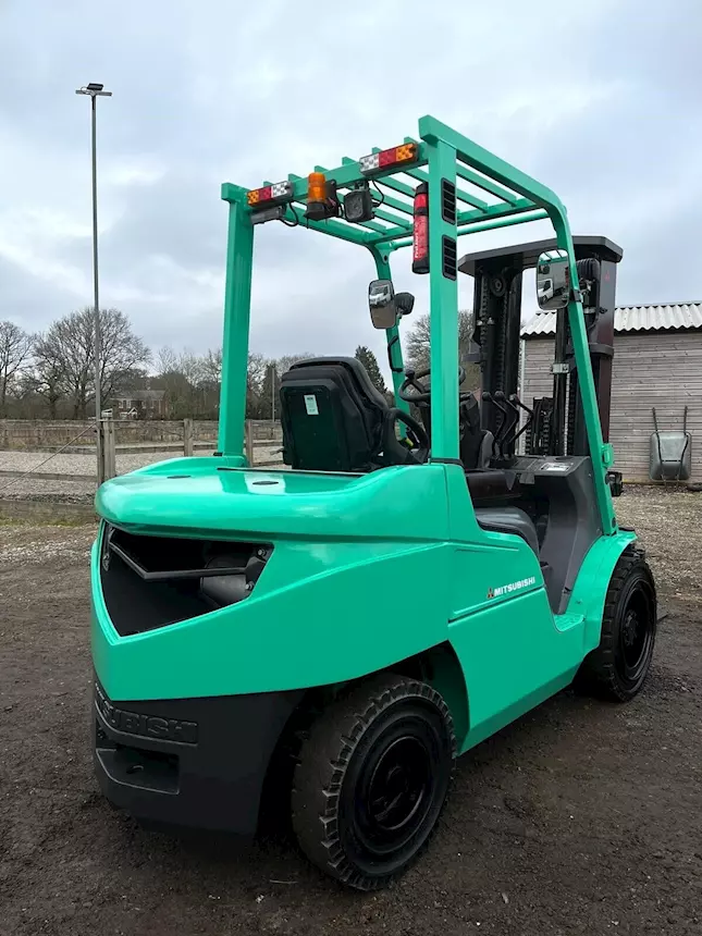 Muletto diesel Mitsubishi FD30NT, modello 2017 - Roma